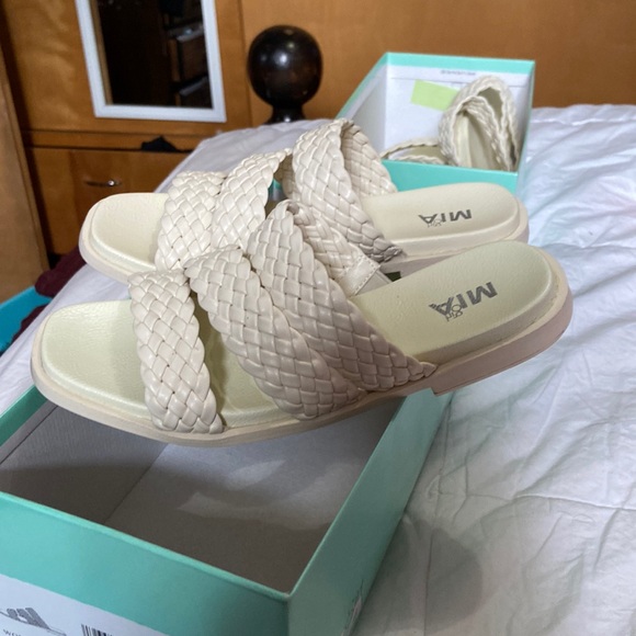 MIA | Shoes | Nwt Mia Sandals | Poshmark